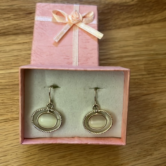 Jewelry | Vintage Pierced Earings In Gift Box | Poshmark